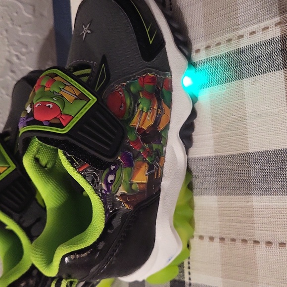 Shoes | Teenage Mutant Ninja Turtle Light Up Sneakers 7 Toddler | Poshmark